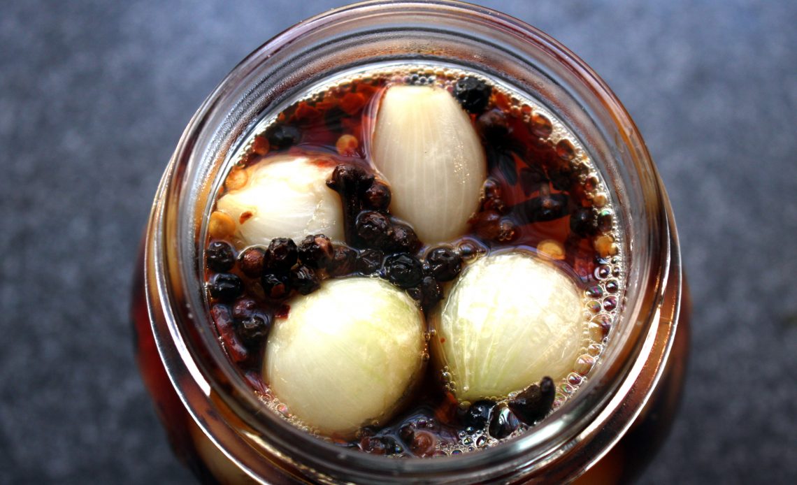Silberzwibeli ~ eingelegte Schalotten - Pickled Shallots - Pane-Bistecca