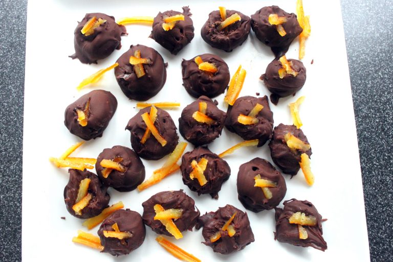 Orangen Pralinen mit kandierten Orangen – Orange Pralines with candied ...
