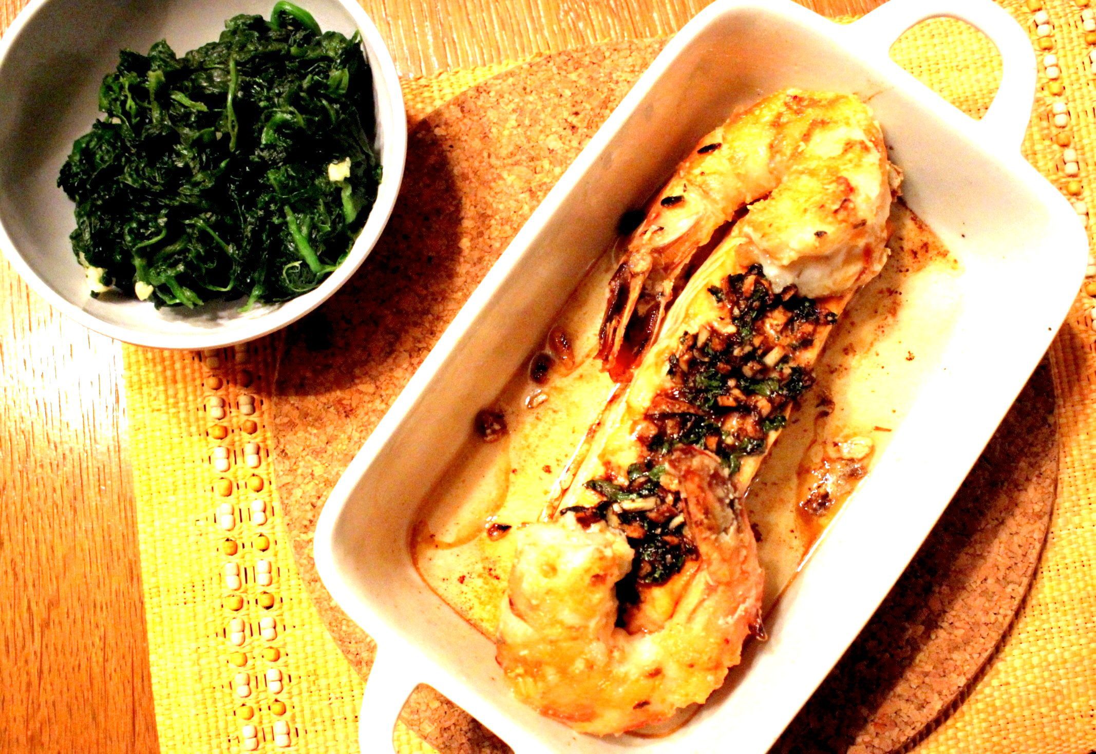 Knoblauch-Lachs mit gebratenen Riesengarnelen - Garlic-Salmon with ...