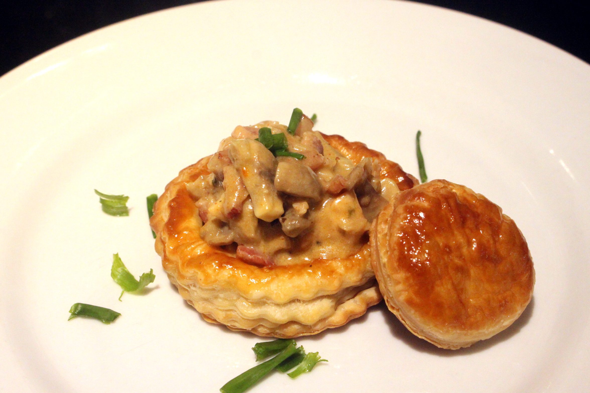 Selbstgemachte Pastetli mit Hühner Ragout