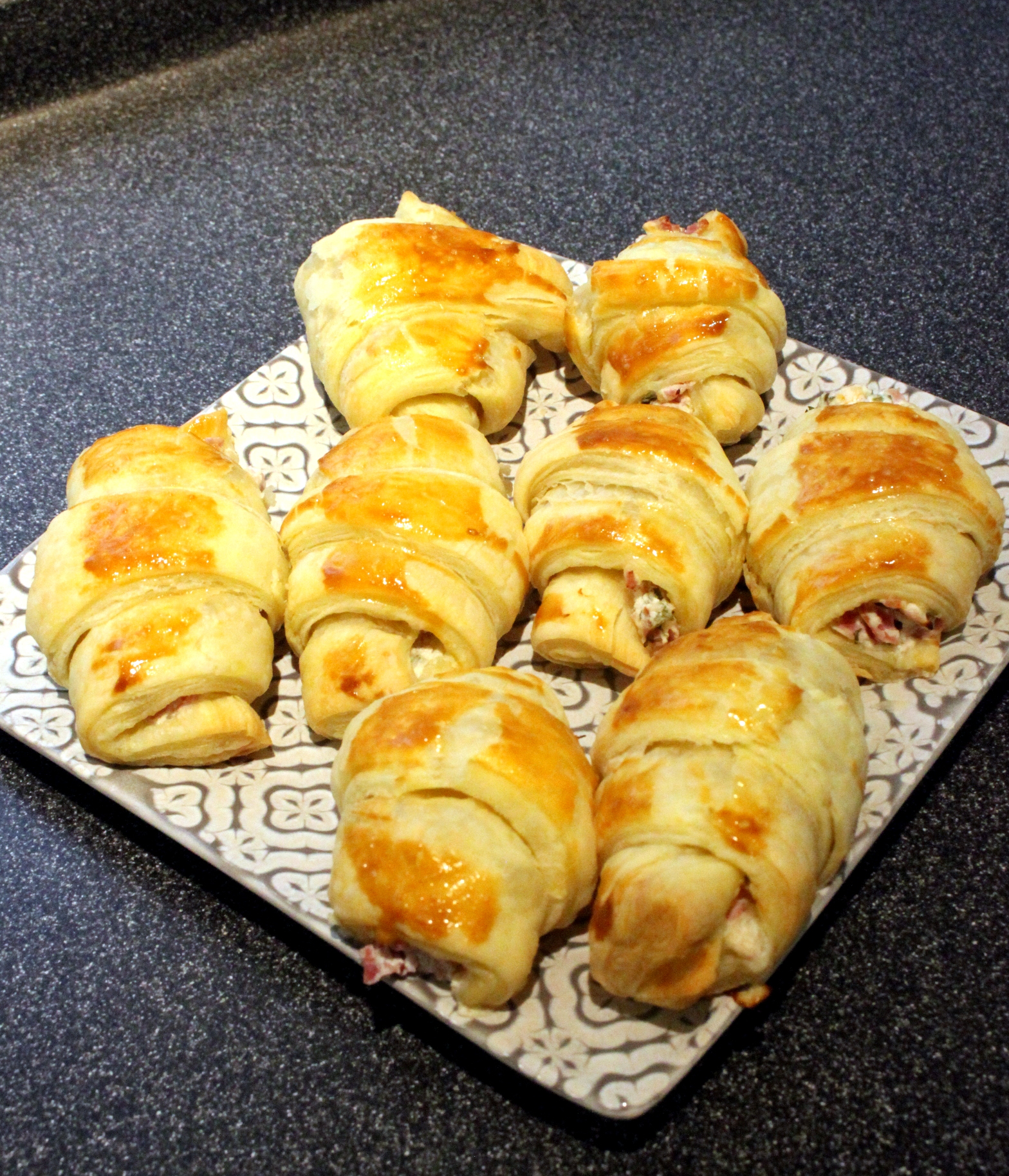 Schinke Gipfeli – Ham Croissant – typical Swiss Finger-food - Pane-Bistecca