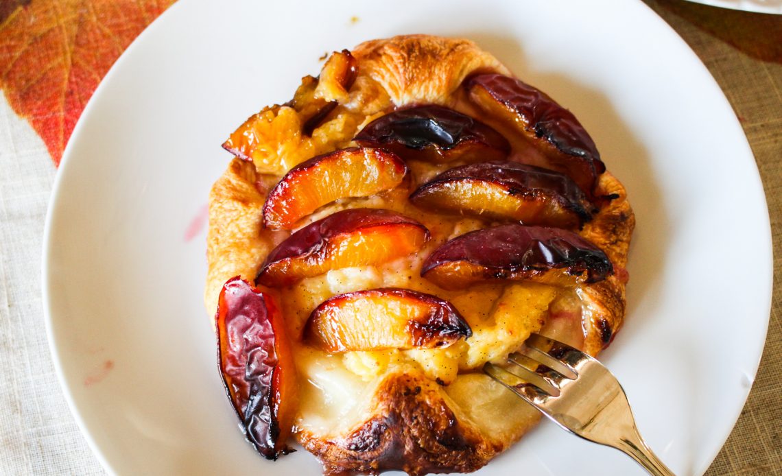 Zwetschgen Plunder – Plum Danish Pastry - Pane-Bistecca