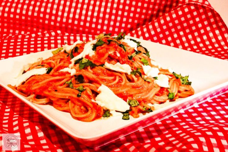 Spaghetti mit Peperoni-Tomaten Sauce